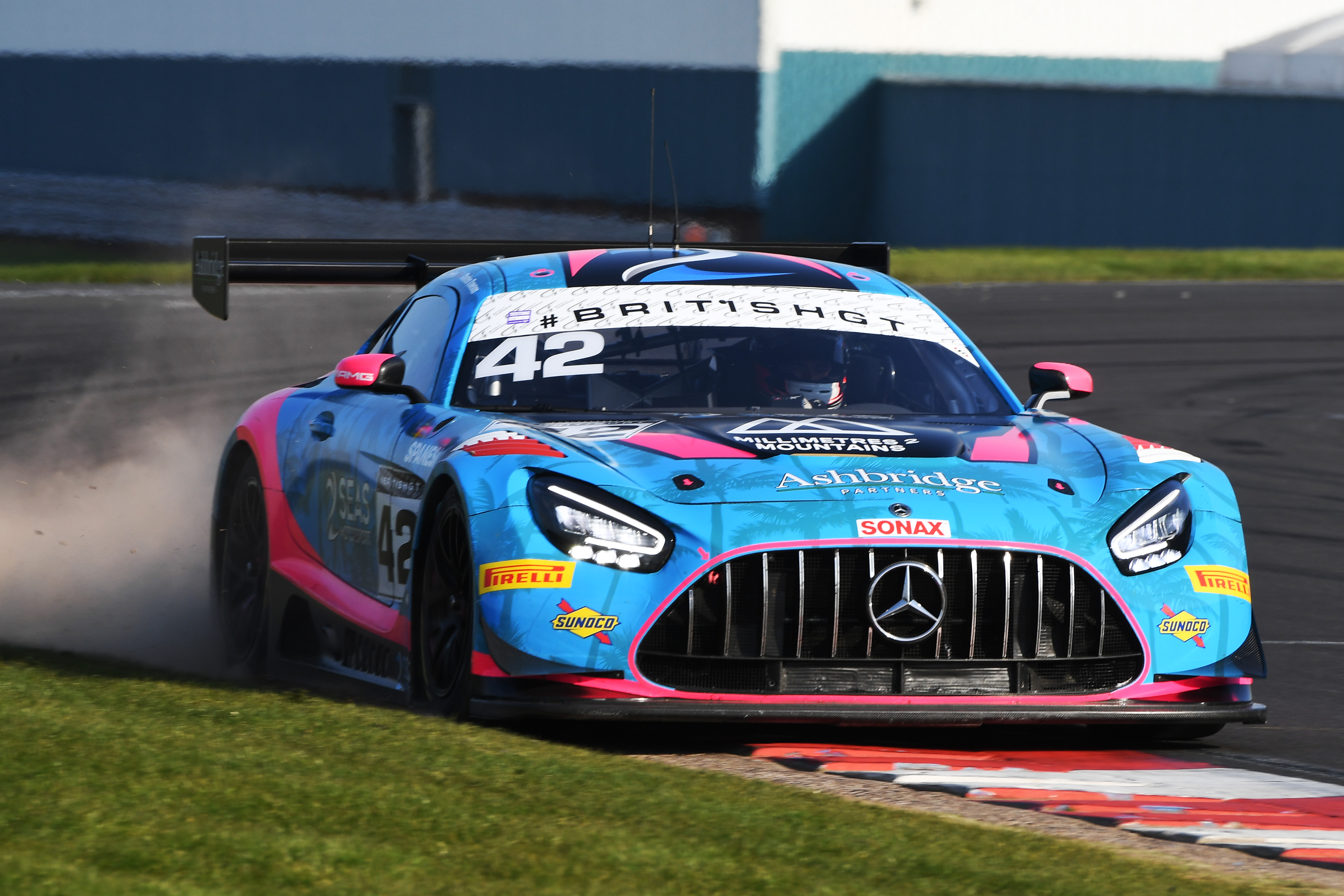 Donington Qualifying: Dawson and Jewiss power to GT3 top spot; Warren ...