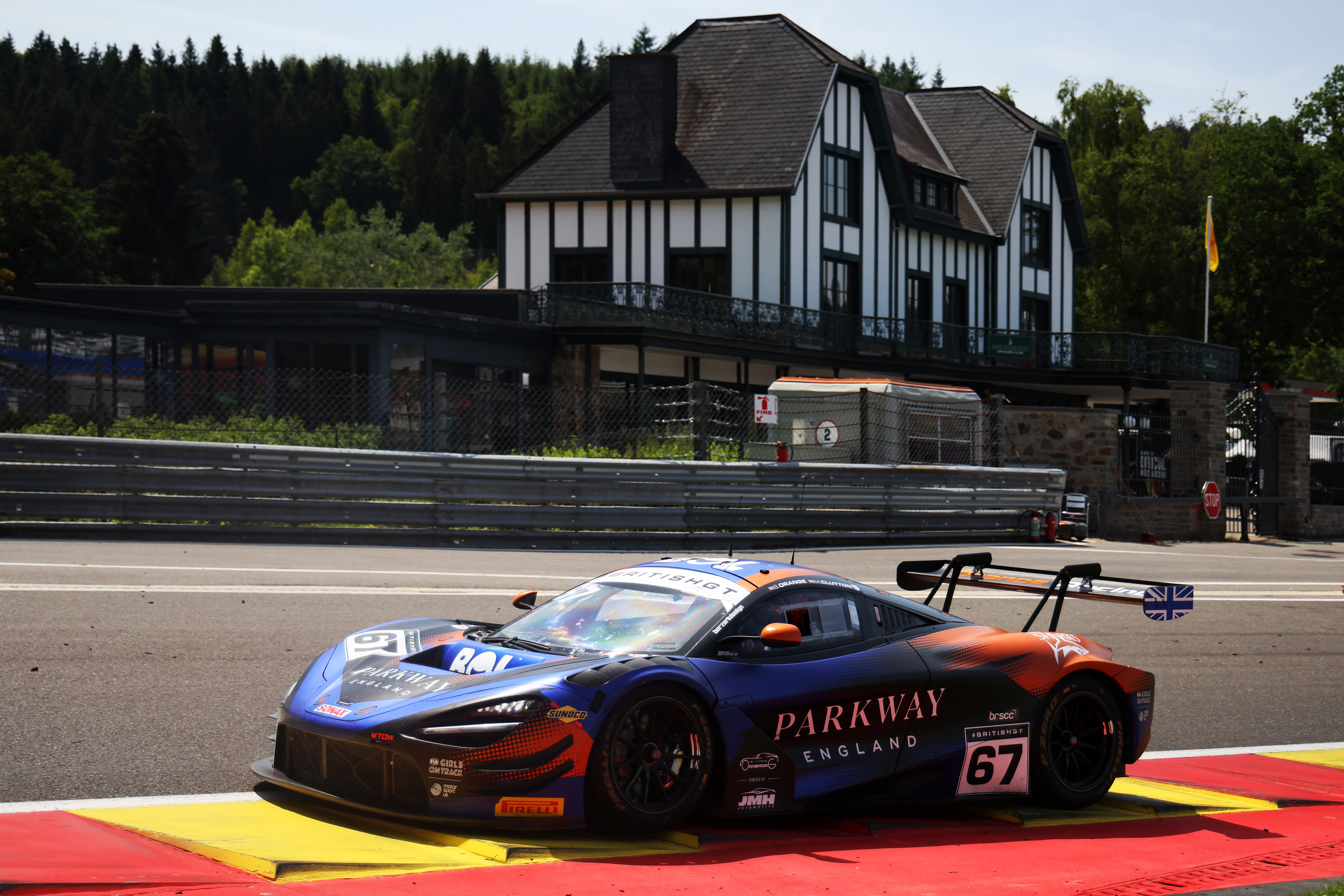 Orange and Mahiki set the pace in opening Spa practice | British GT ...