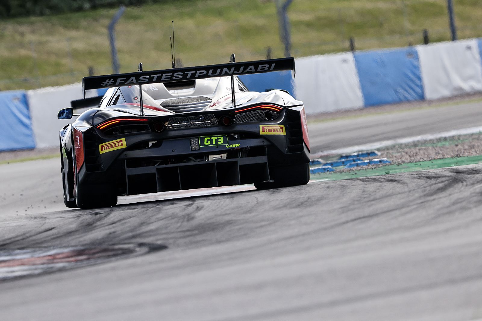 Hankey denies Gunn to secure top spot as RACE LAB sweeps second ...