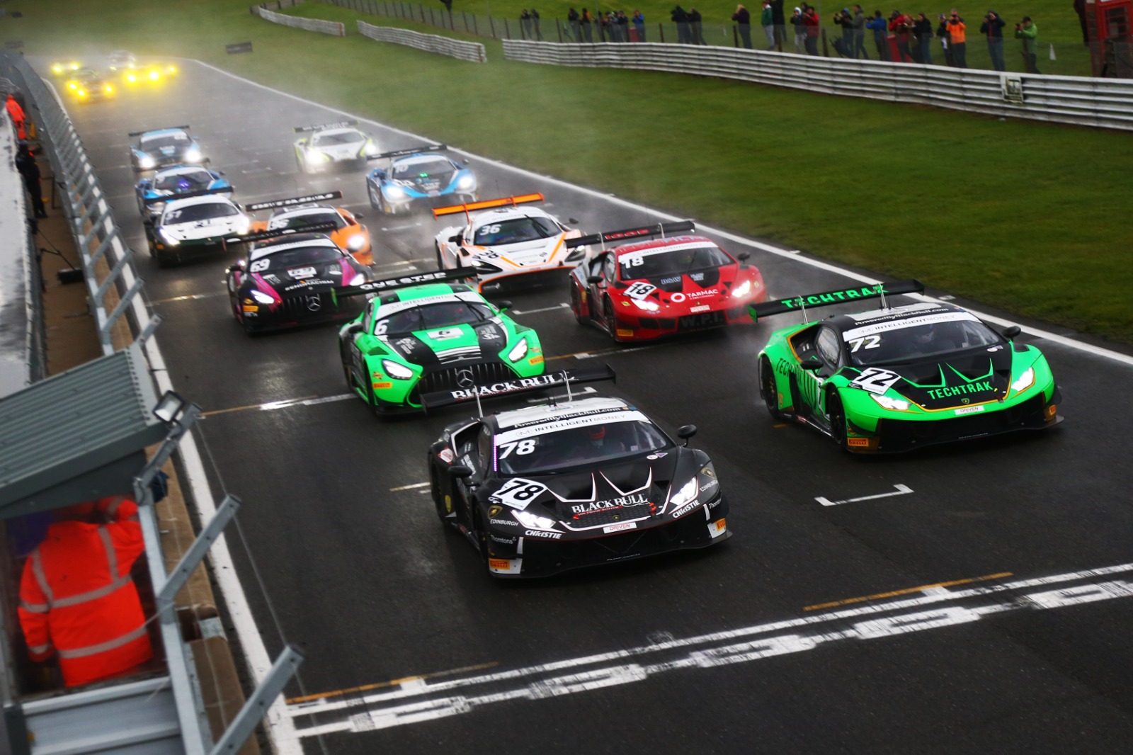 RACE 2: Balon/Keen and Collard/Matthiesen share the wins in second wet ...